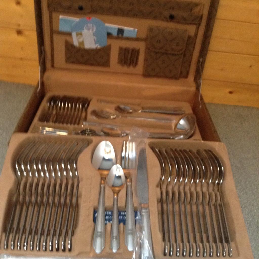 Kaiserbach cutlery set in case BRAND NEW in OL14 Todmorden für 70,00 ...