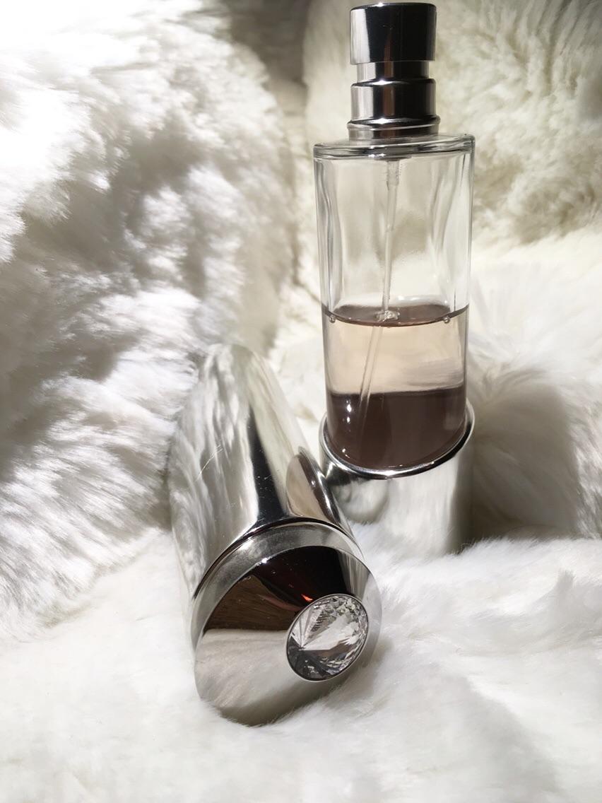 Swarovski Parfum Aura 50 ml halbvoll Flakon in 6020 Innsbruck for €25. ...