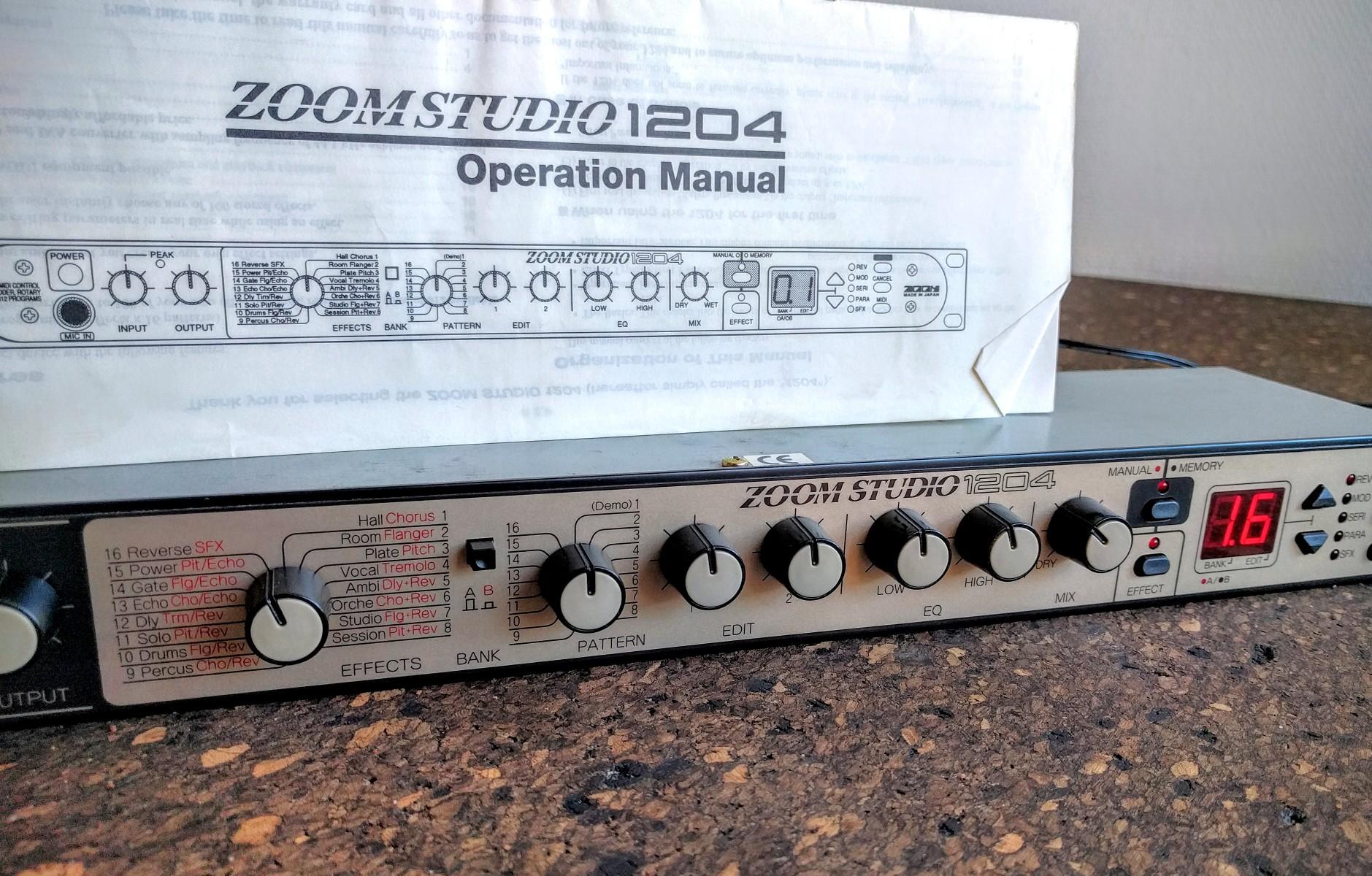 Zoom Studio 1204 Multi-Effektgerät (Vocod in 18069 Rostock für 80,00 ...