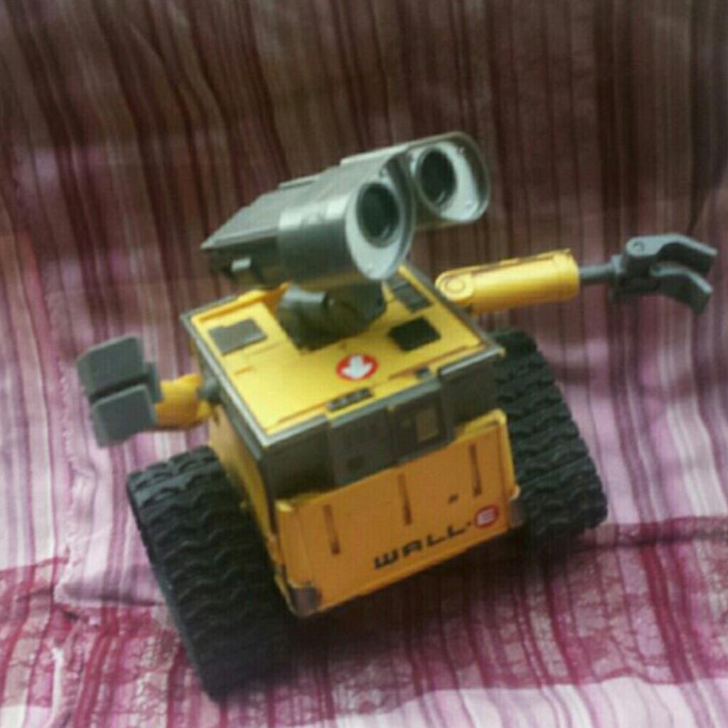 Disney pixar wall-e wally robot in 20134 Milano for €35.00 for sale ...