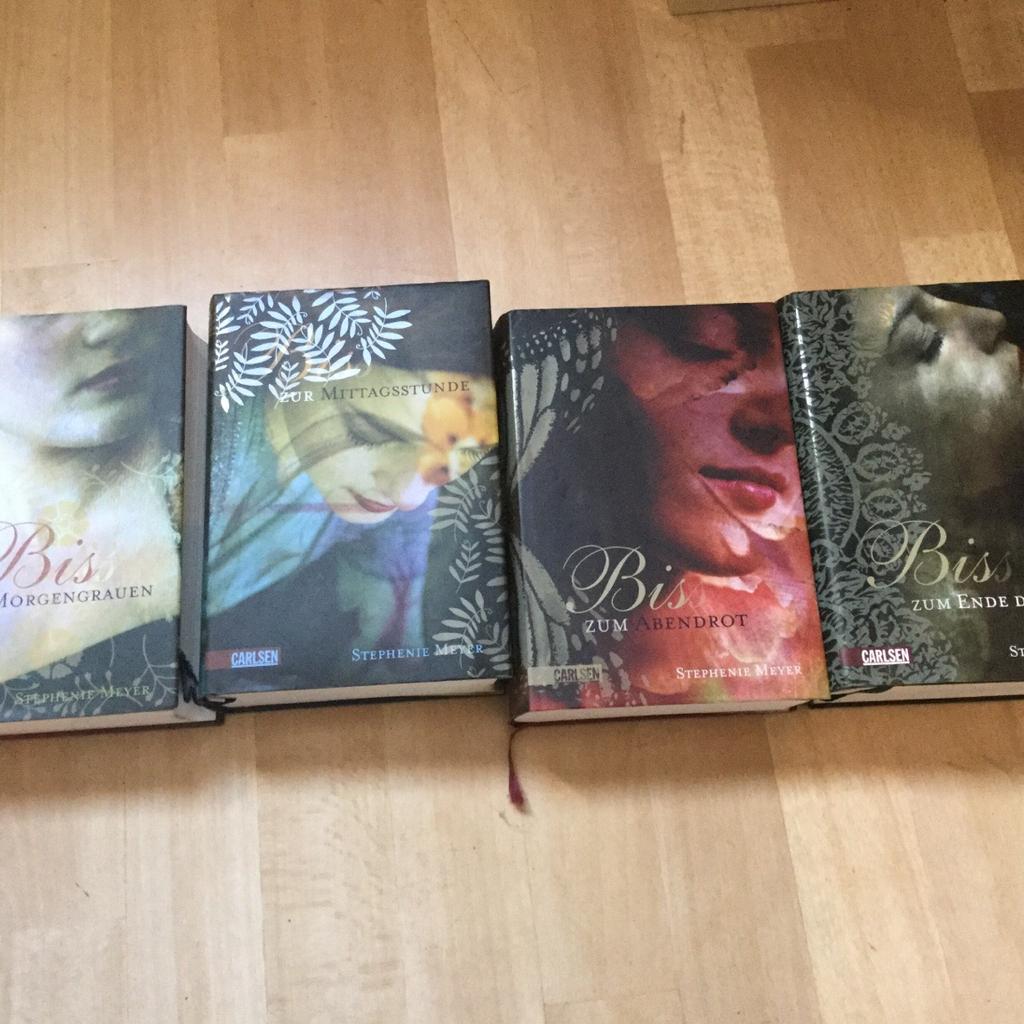 Biss Saga Buchreihe im set (Twilight) in 35428 Langgöns für 5,00 € zum ...
