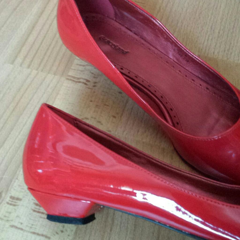 Rote Lack Schuhe in 51381 Leverkusen für € 3,00 zum Verkauf | Shpock AT