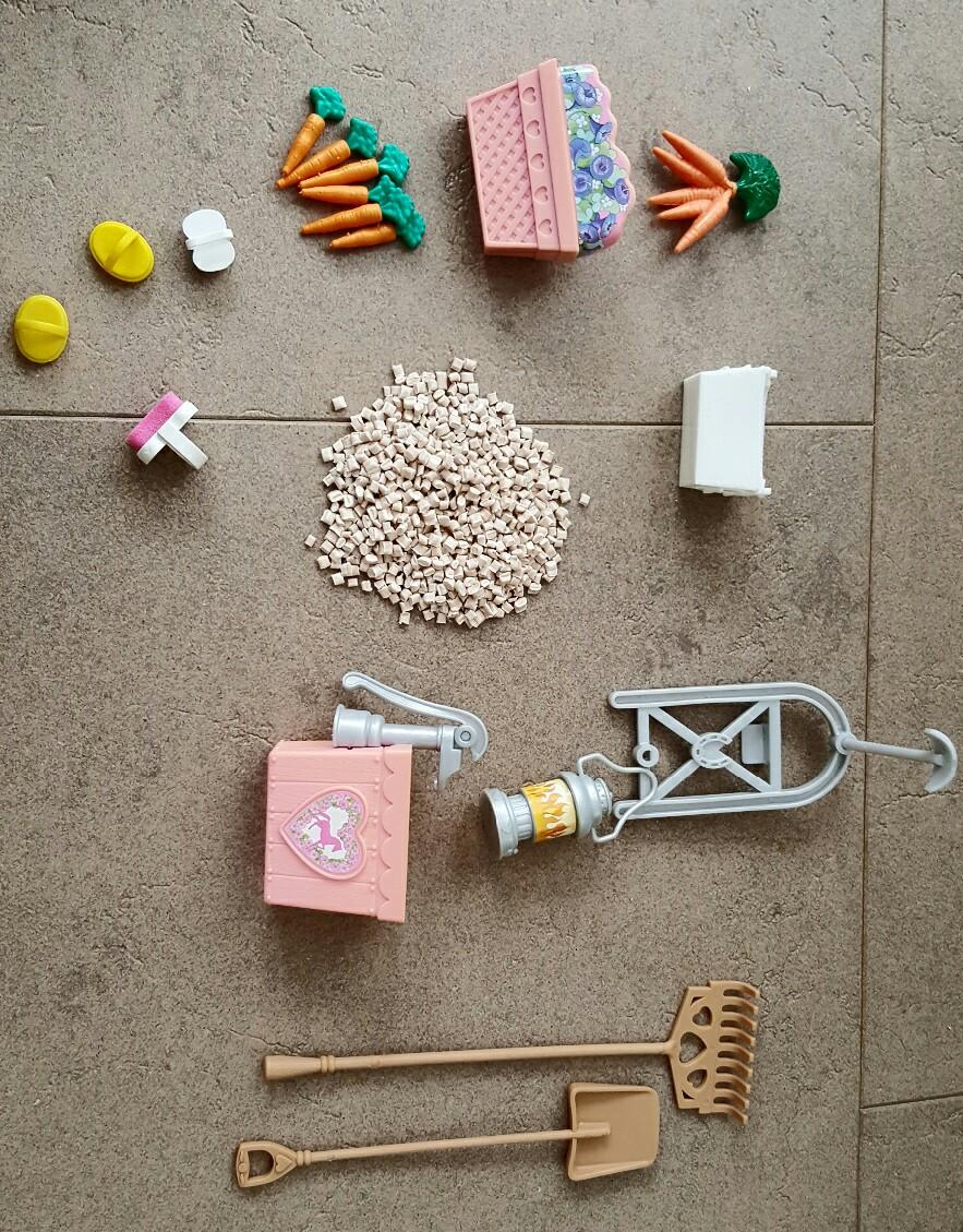 BARBIE Pferdestall / Stall / Reitstall in 1220 Wien für € 5,00 zum ...