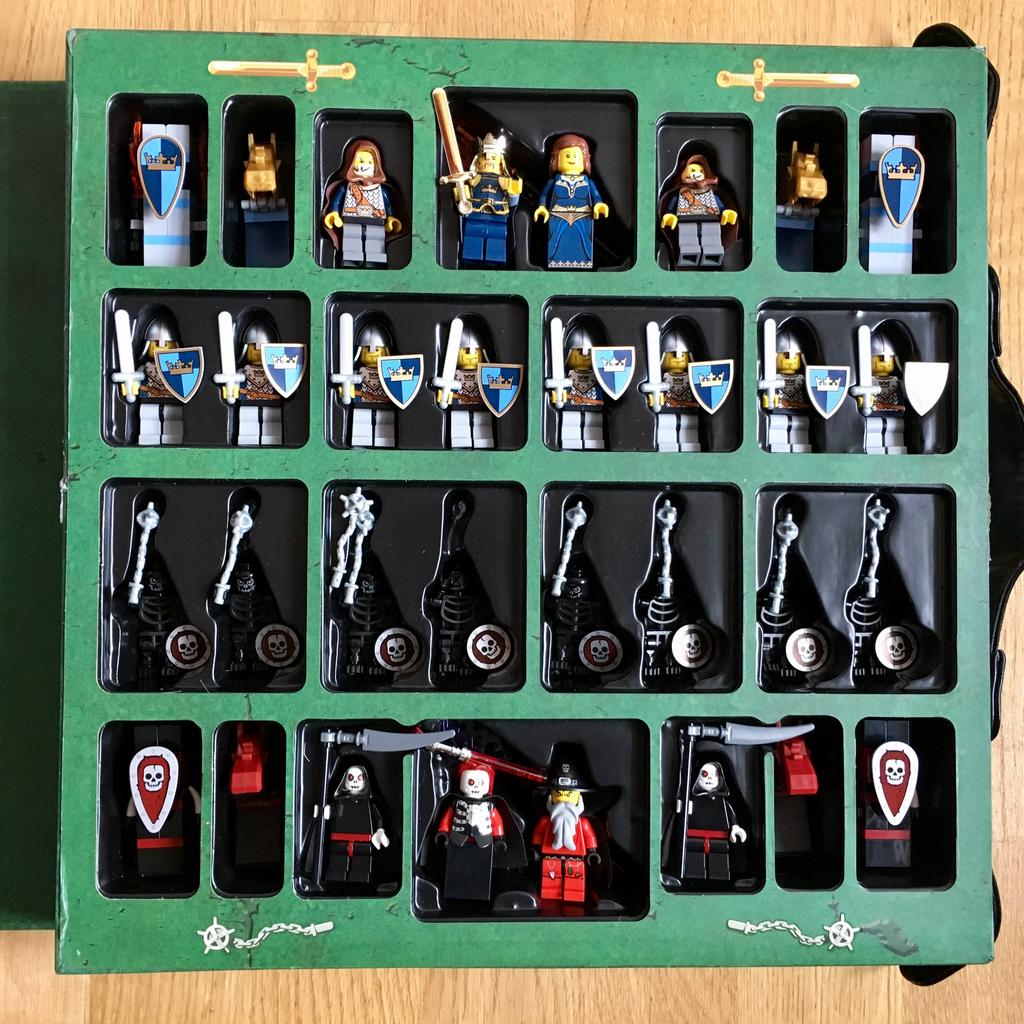 Lego Castle Chess (Schach) in 81541 München für € 80,00 zum Verkauf ...