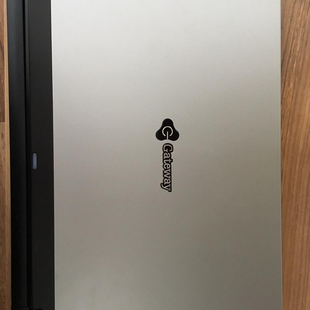 Gateway laptop with windows xp home in CH66 Port für 20,00 £ zum ...