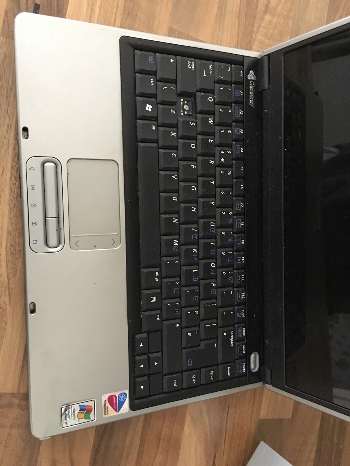 Gateway laptop with windows xp home in CH66 Port für 20,00 £ zum ...