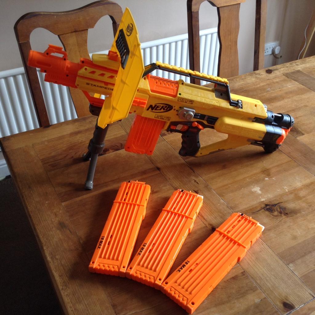 Nerf Stampede ECS in MK44 Riseley für £ 20,00 zum Verkauf | Shpock AT