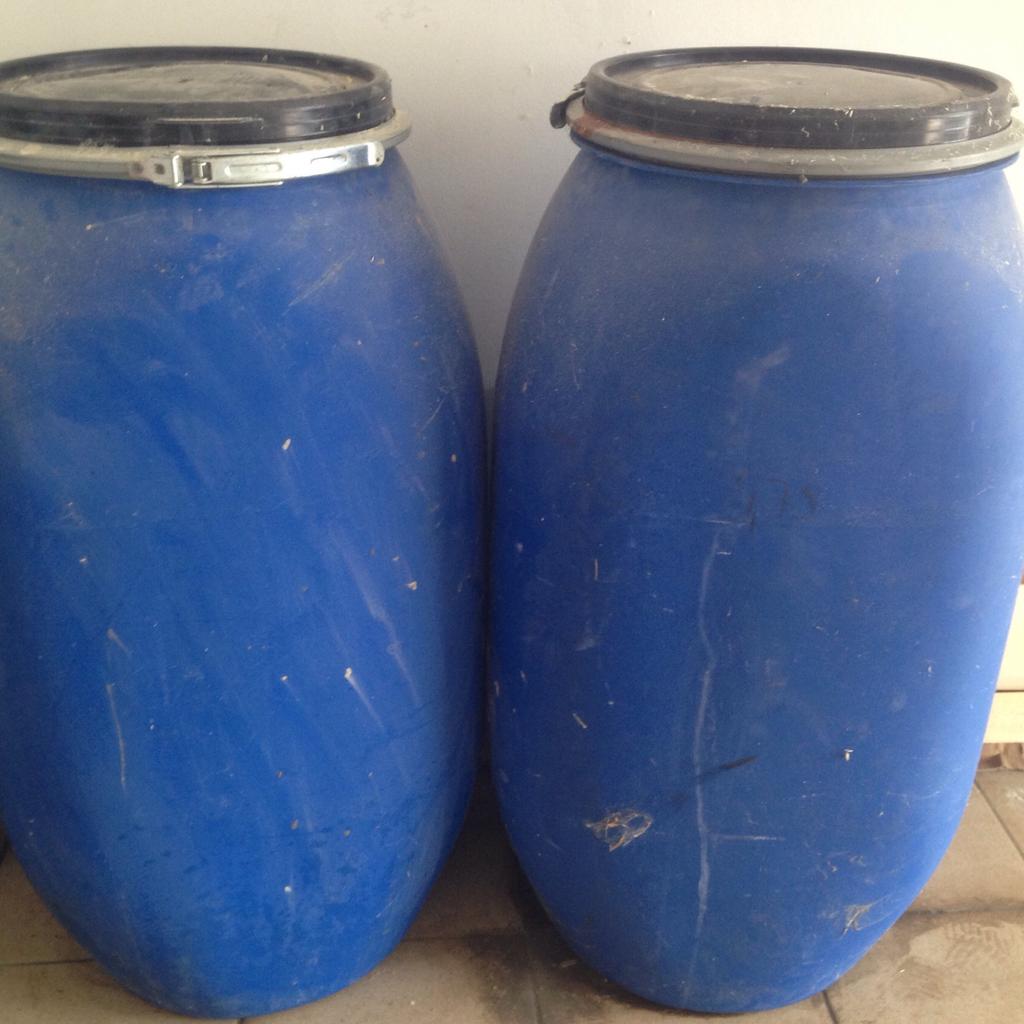Plastik Fass - Fässer ca. 120l mit Spannring in 6200 Buch für € 20,00 ...