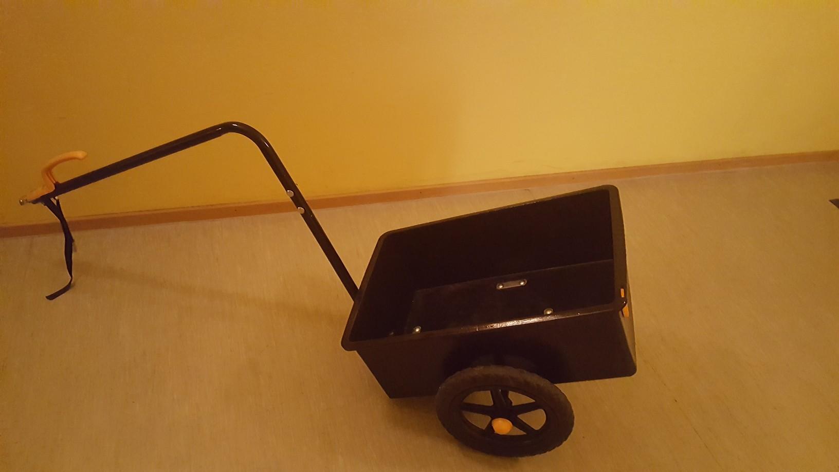 Fahrradanhänger gebraucht- Top Zustand in 81739 München für € 25,00 zum Verkauf | Shpock AT