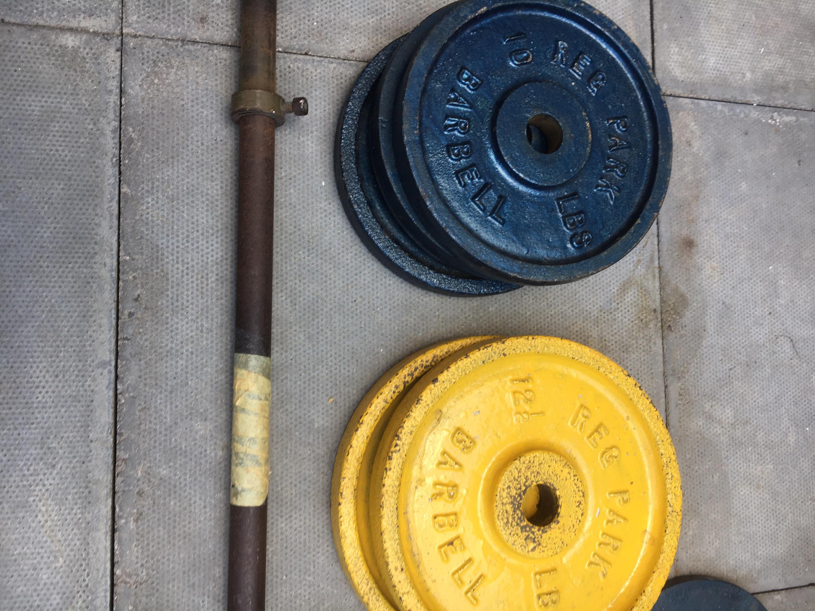 Metal barbell and weights in PR2 Preston für £ 40,00 zum Verkauf ...