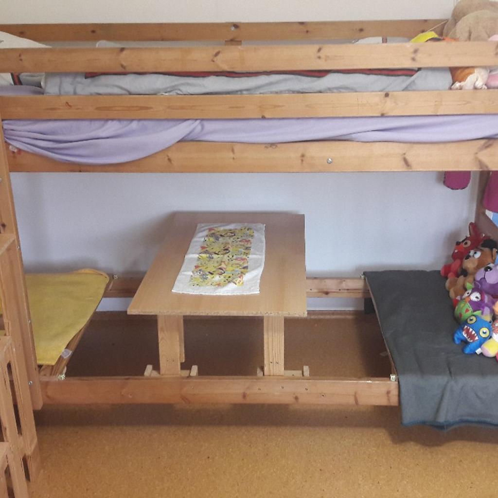 Hochbett / Stockbett mit Tisch und Bank in 3702 Niederrußbach für € 50,00 zum Verkauf | Shpock AT