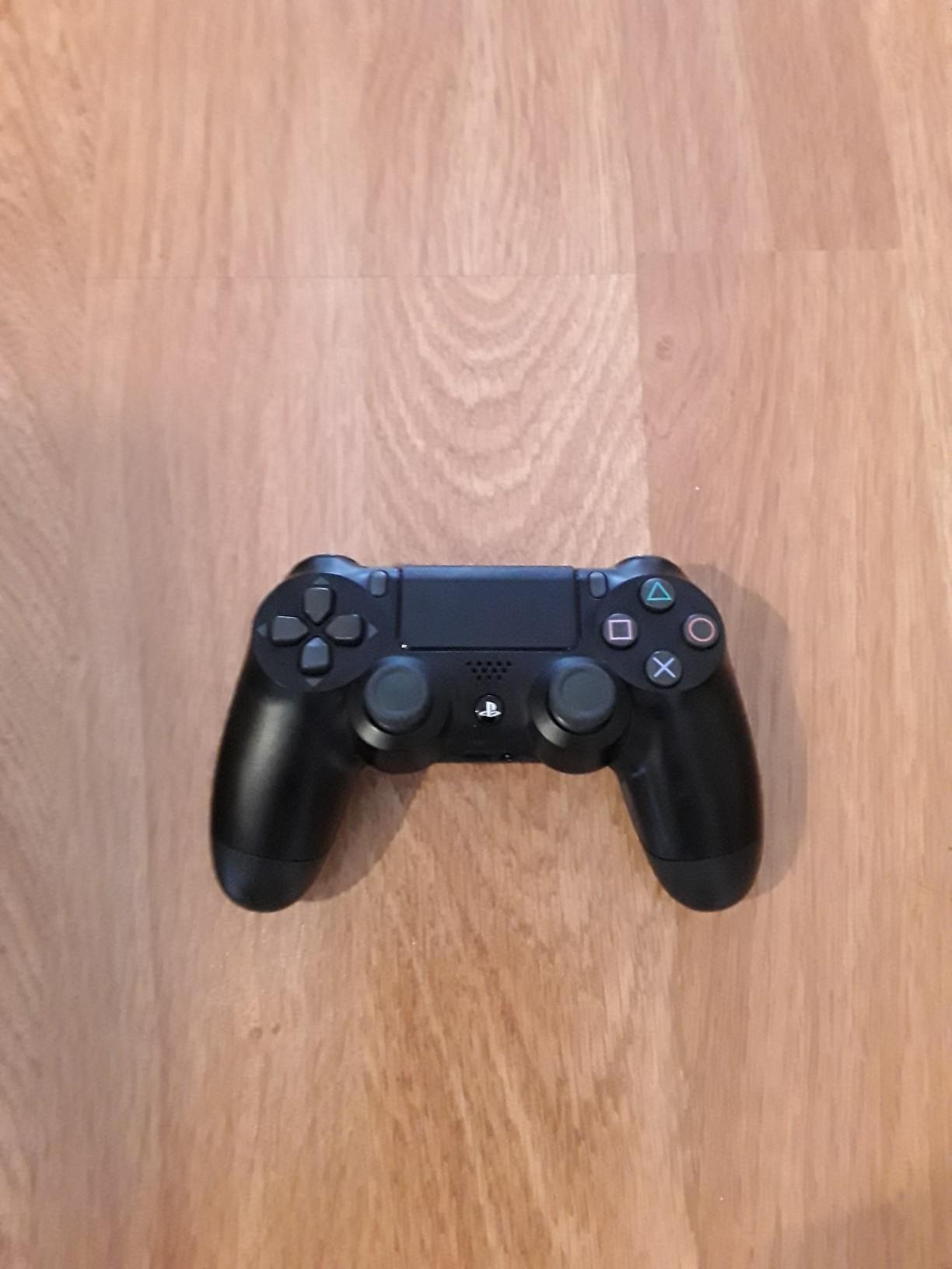 Sony PS4 Dualshock Wireless Controller V2 in NG19 Mansfield für 30,00 ...