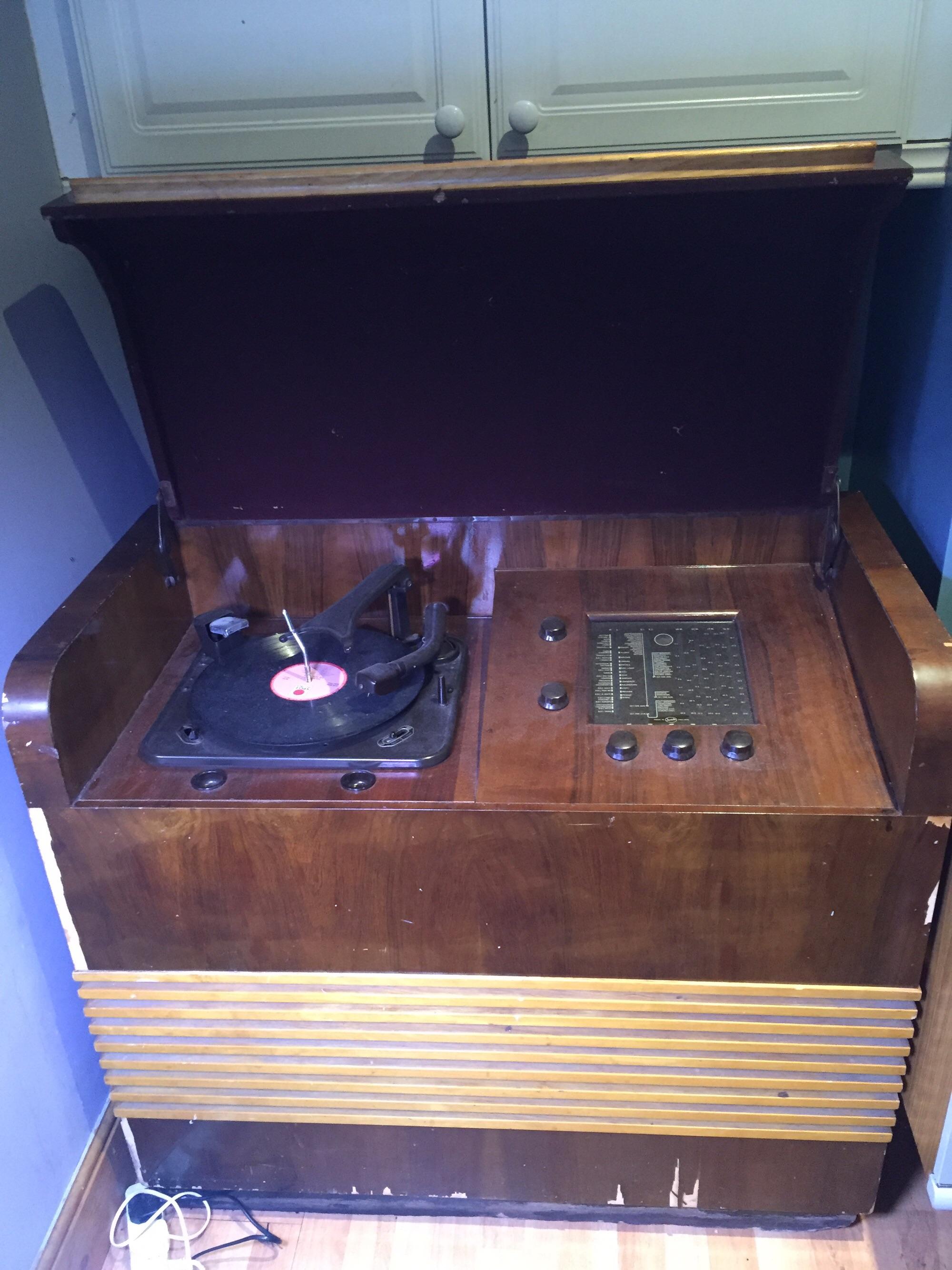 Vintage radiogram in N17 London for free for sale | Shpock