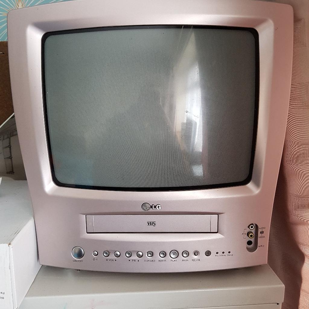 Tv & VHS combi in B68 Oldbury für £ 15,00 zum Verkauf | Shpock AT