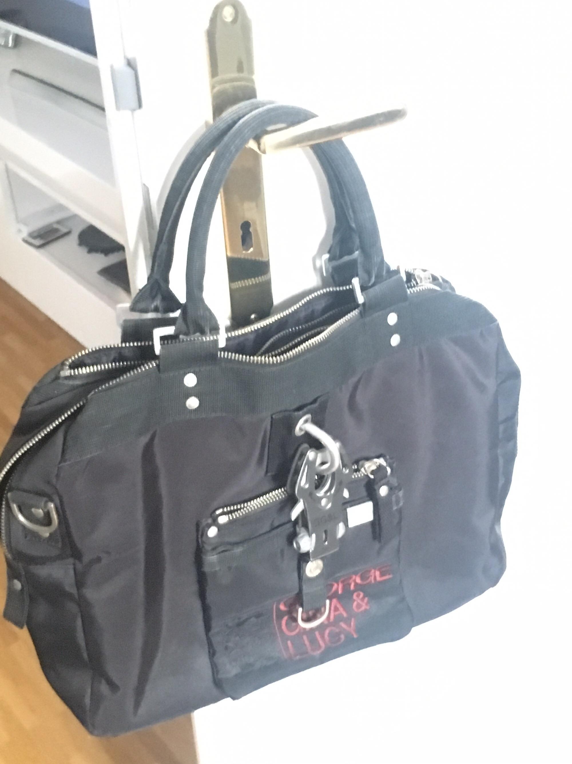GGL - George Gina Lucy Tasche in 80337 München für 15,00 € zum Verkauf ...