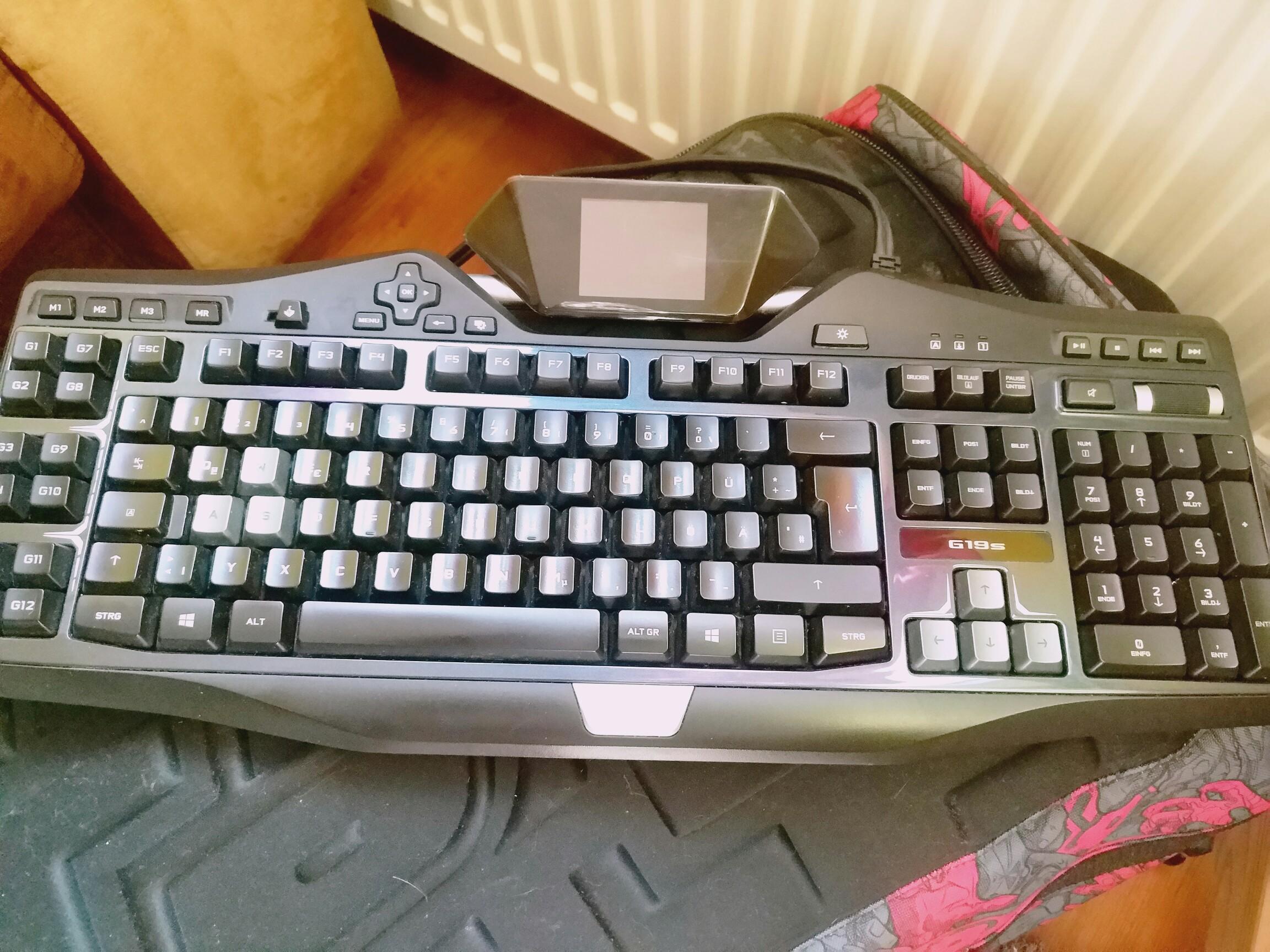 Gamer-PC, TASTATUR, MONITOR und MAUS in 44388 Dortmund für 650,00 € zum ...