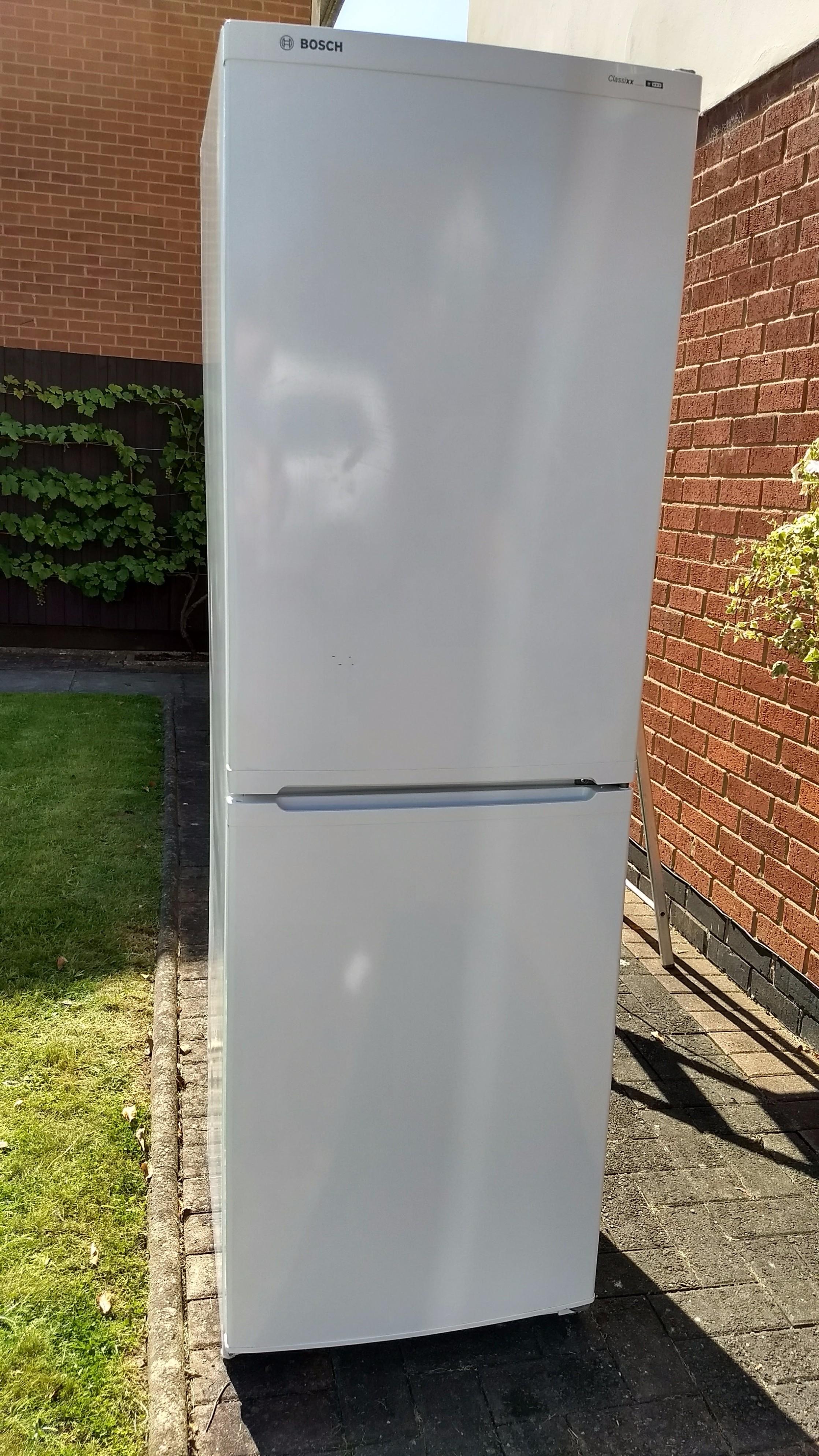 Fridge Freezer - Bosch Classixx in LE10 Hinckley für 60,00 £ zum ...