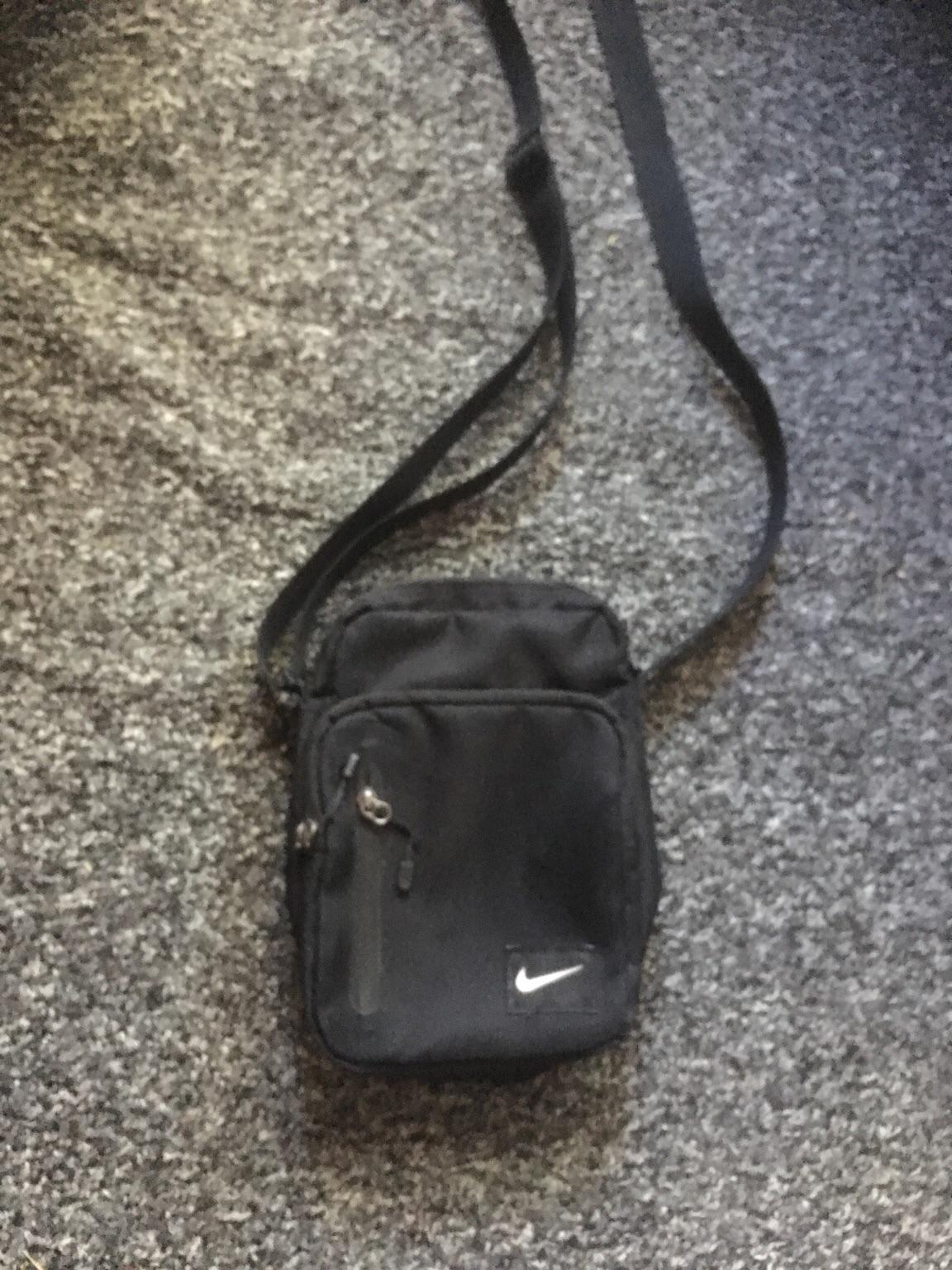 Nike man bag in CH44 Wallasey für 5,00 £ zum Verkauf | Shpock DE