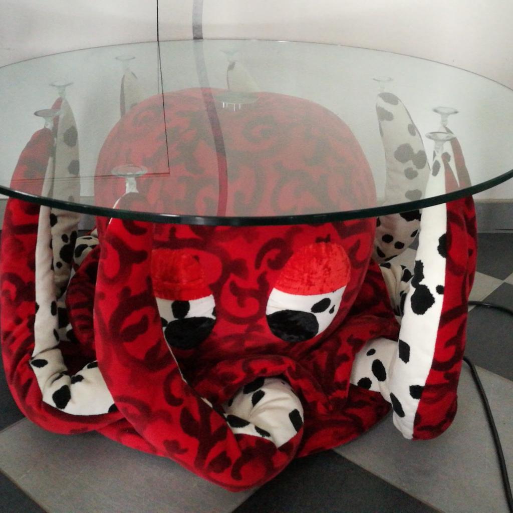 Bretz Designertisch Krake rot in 91207 Lauf an der Pegnitz für 69,00 ...