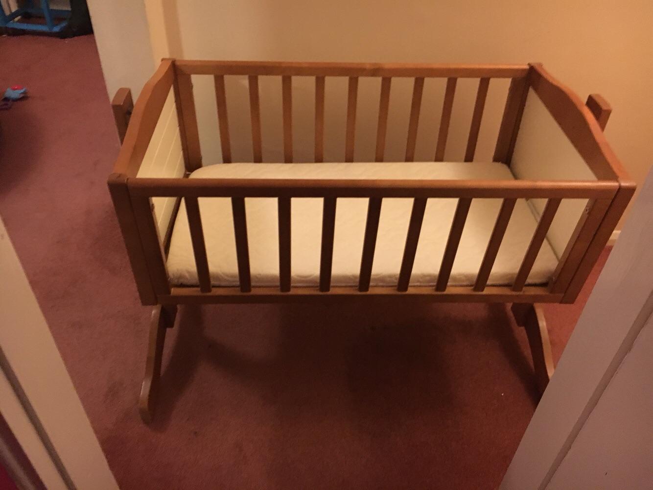 Baby Rocking Cradle, Cot, Moses in LE6 Groby für £ 25,00 zum Verkauf ...