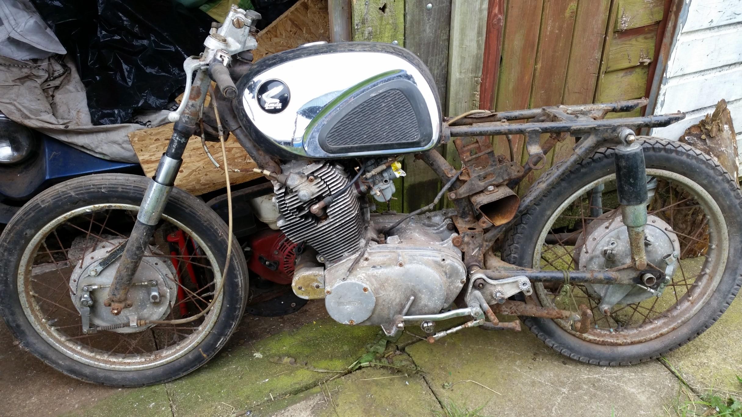 Honda CB 72 77 CB72 CB77 COMPLETE FRONT WHEEL in NG16 Kimberley für 140,00 £ zum Verkauf | Shpock DE