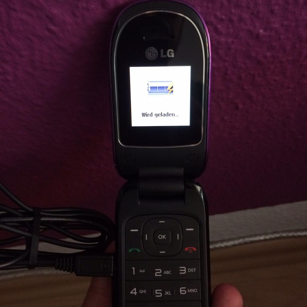 LG A 170 Cube Purple Blister Handy in 90559 Burgthann für € 15,00 zum Verkauf | Shpock AT