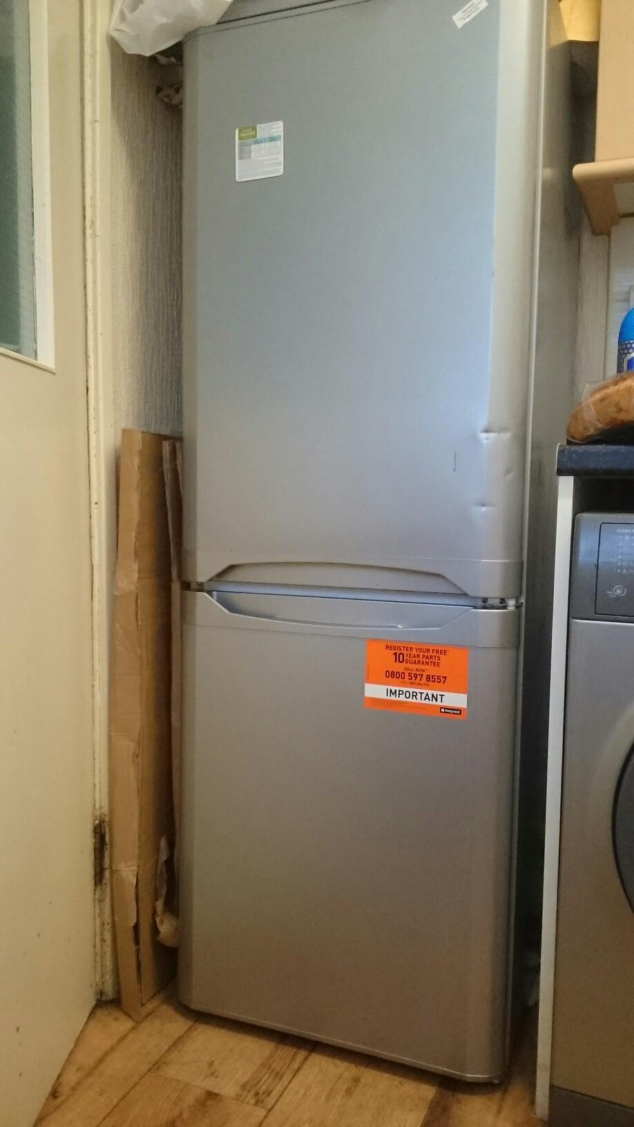 Hotpoint First Ed Fridge Freezer in SE28 London für 55,00 £ zum Verkauf ...