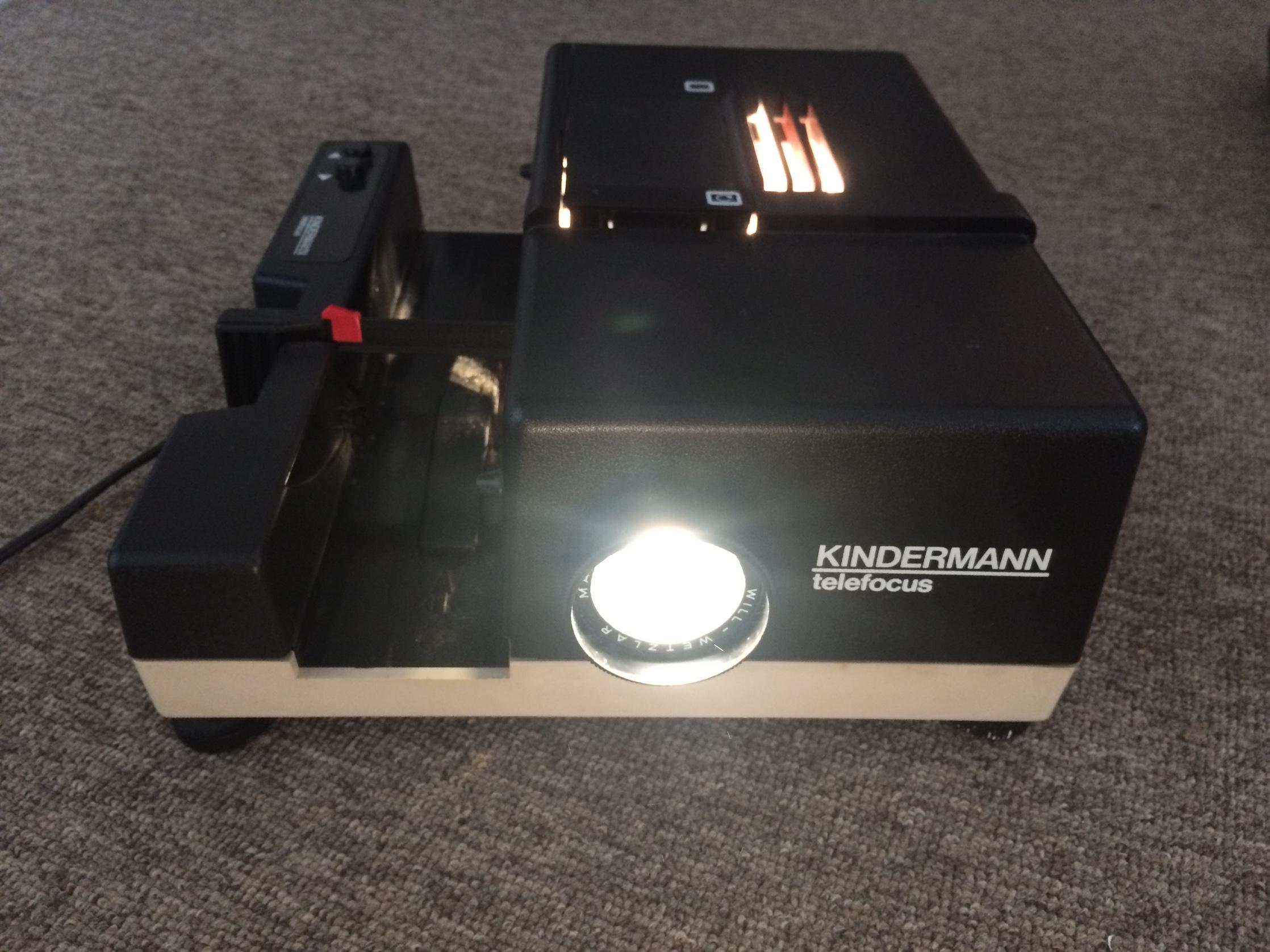 Diaprojektor Kindermann telefocus, Slideproj. in 66424 Homburg for €35. ...