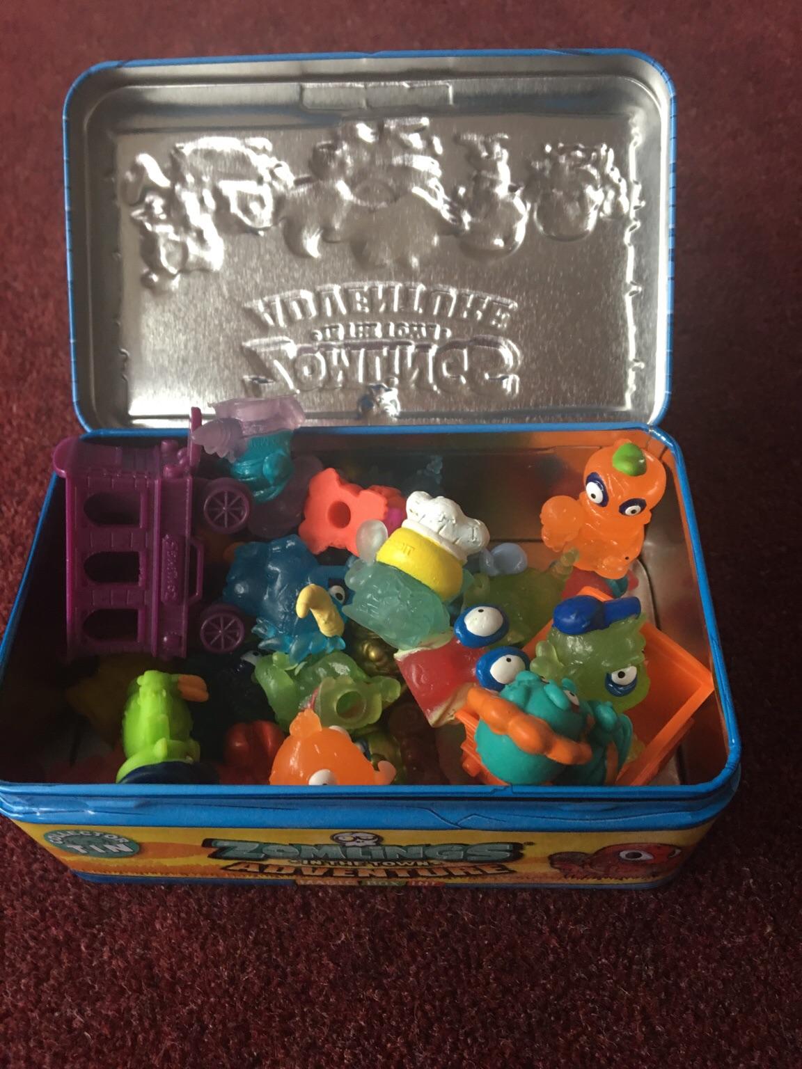 Zomlings series one figures cats and maps in SE9 London für 3,50 £ zum ...