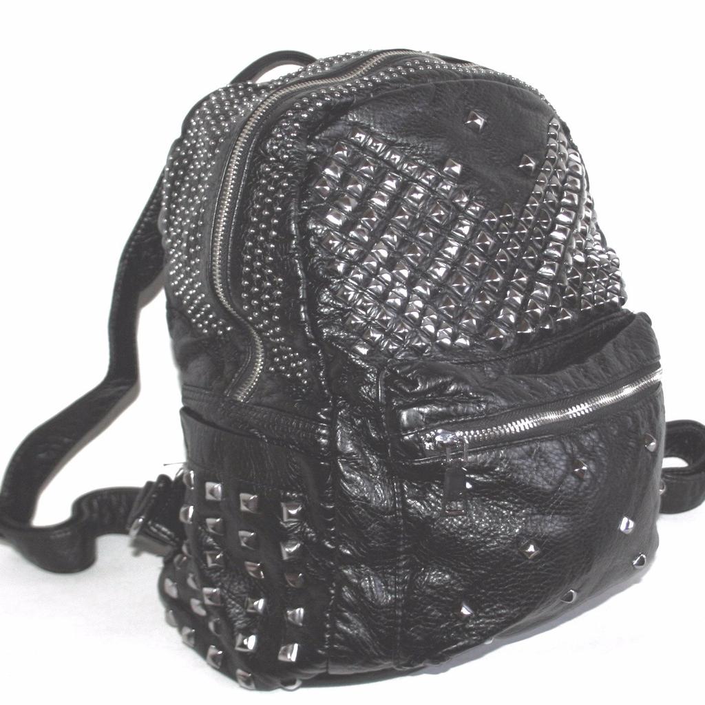 NEU*Damen Tasche*City Rucksack*Nieten*SCHWARZ in 1100 Wien für € 49,00 ...