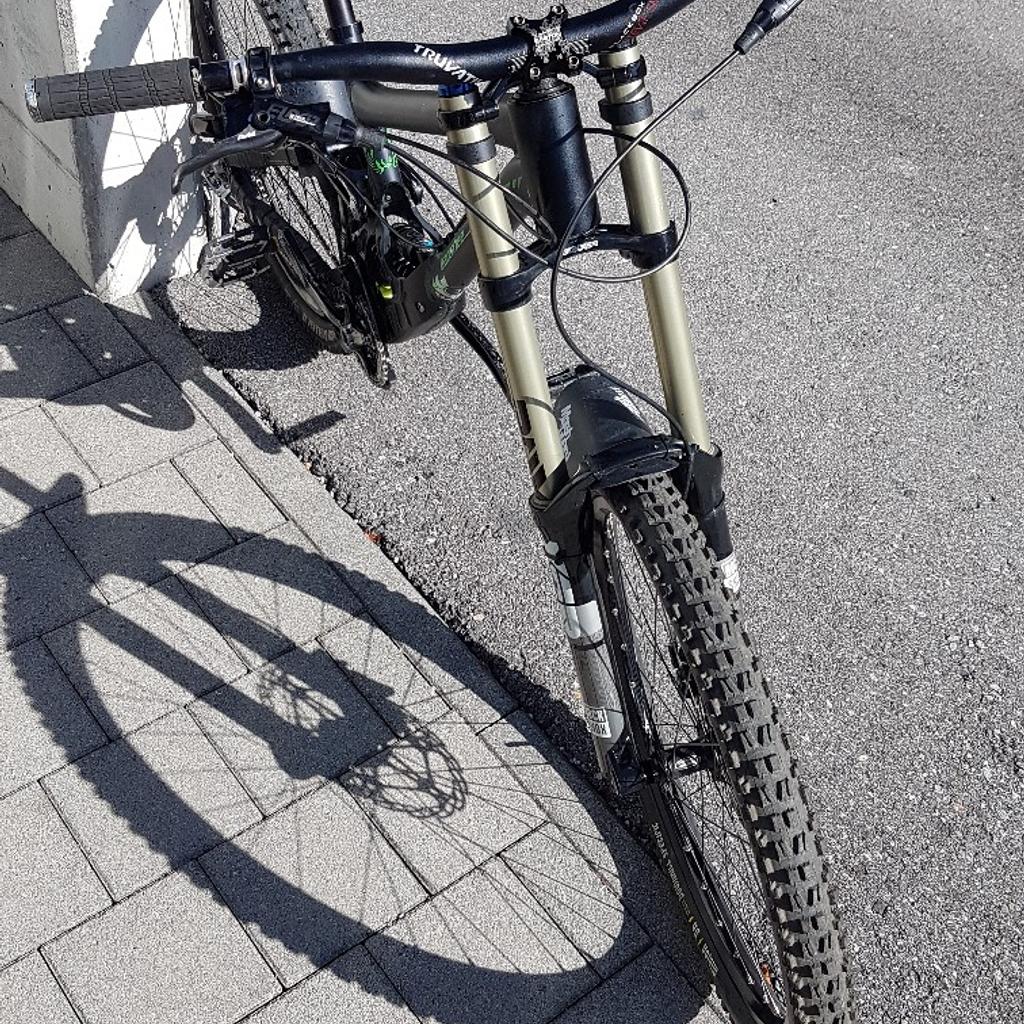 Custom Downhill Bike Banshee Legend MK II in 6800 Feldkirch für € 1.299 ...
