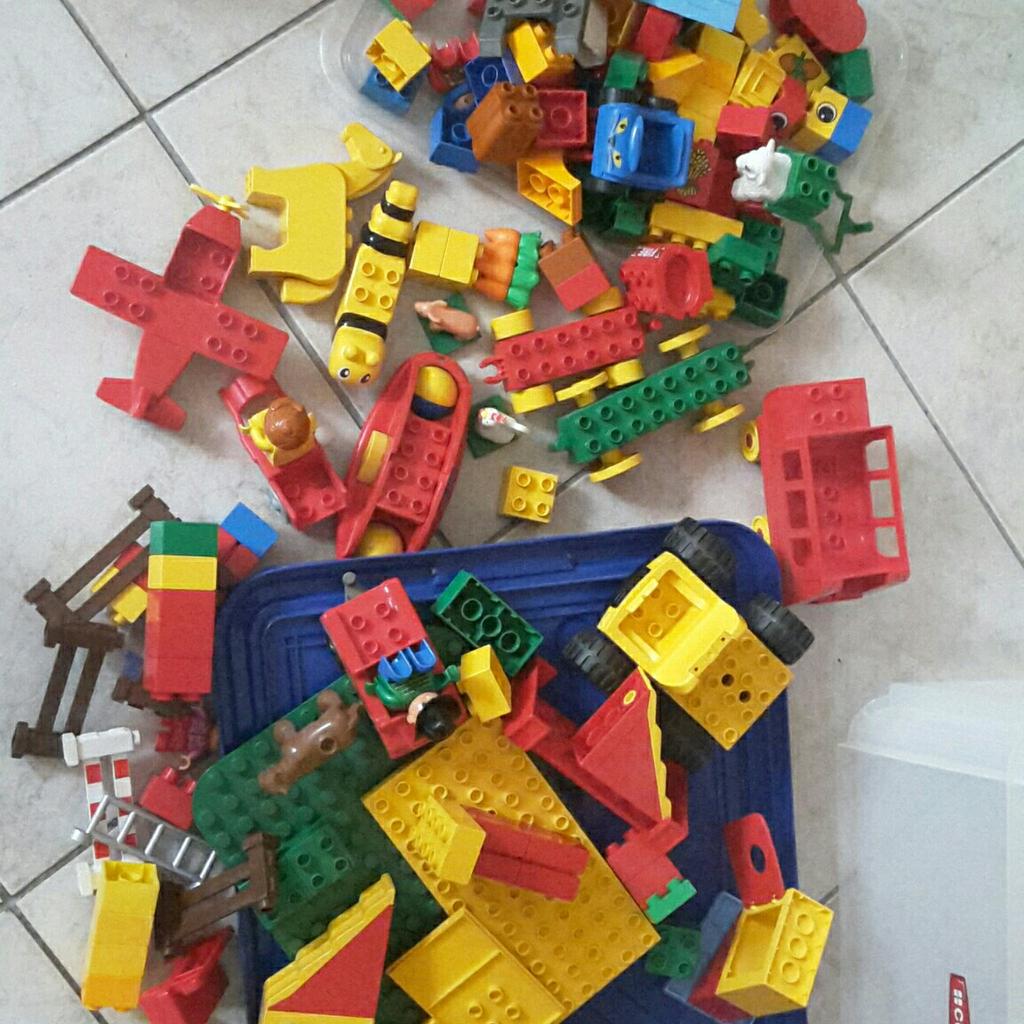 Lego Duplo (ganz viele Teile) in 81825 München für 15,00 € zum Verkauf ...