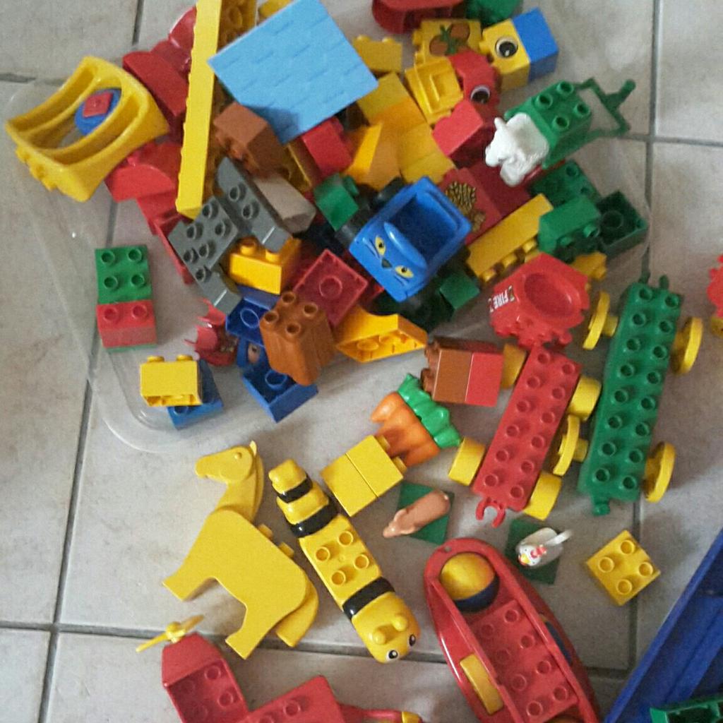 Lego Duplo (ganz viele Teile) in 81825 München für 15,00 € zum Verkauf ...