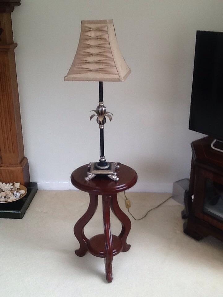 Lamp Table in S42 Old Tupton für £ 15,00 zum Verkauf | Shpock AT
