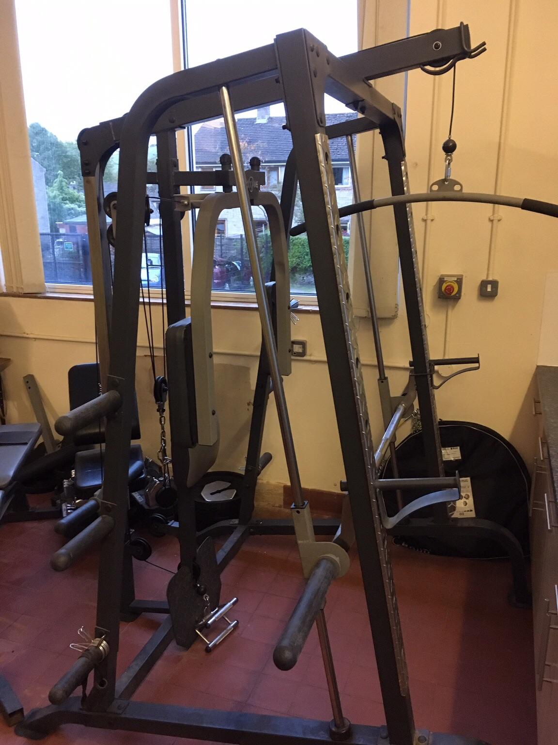 Maxxus Multi Gym and Smith Machine in S33 Bradwell für £ 300,00 zum ...
