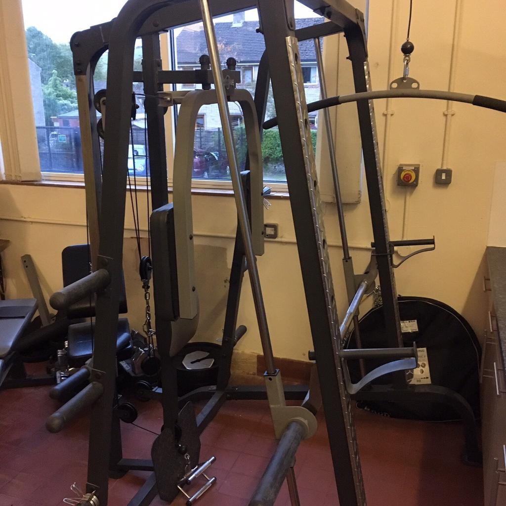 Maxxus Multi Gym and Smith Machine in S33 Bradwell für £ 300,00 zum ...