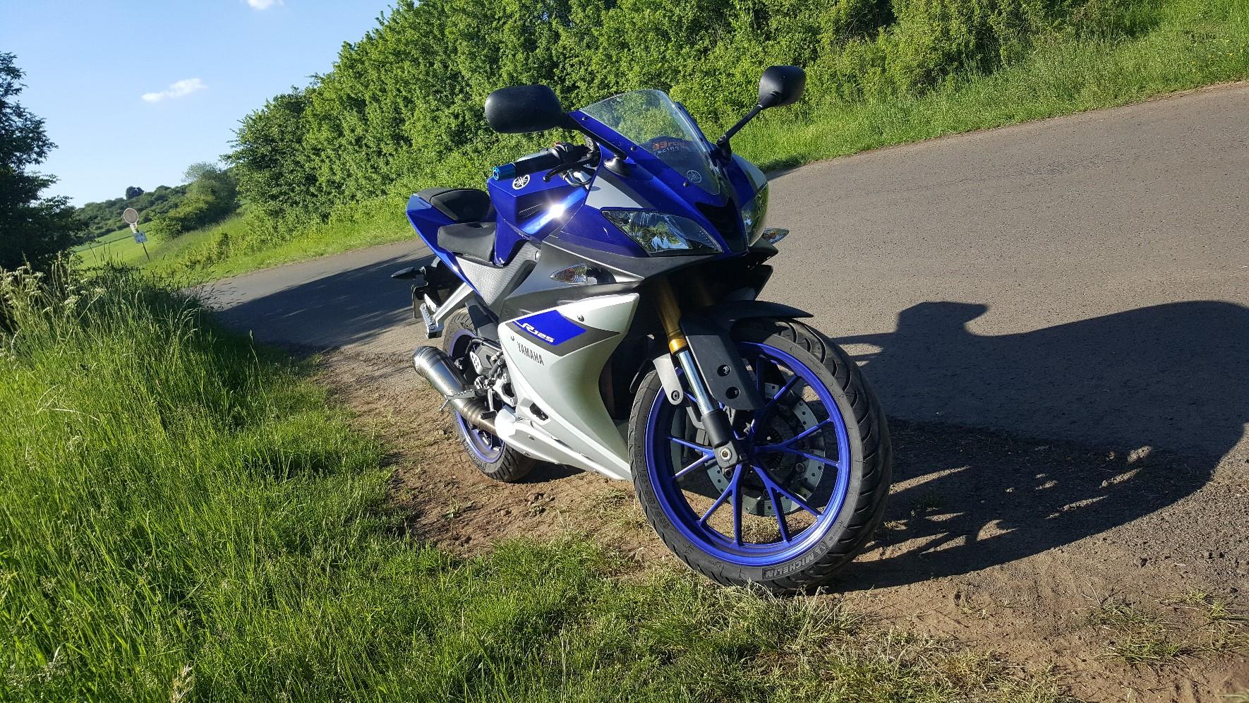 Yamaha YZF R125 BJ 2016 in Race Blue in 35415 Pohlheim für 3.999,00 ...