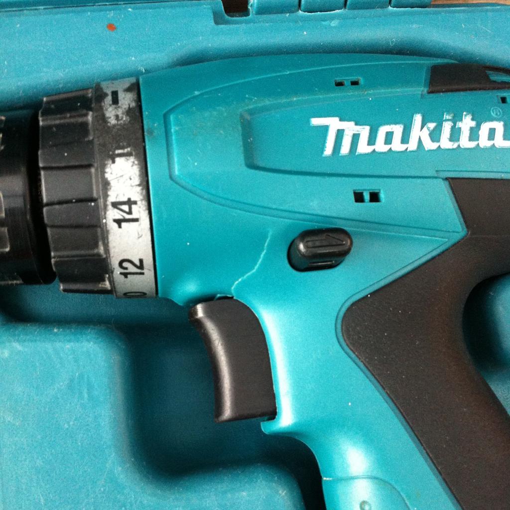 Makita 6271D 12V in 67582 Mettenheim für € 50,00 zum Verkauf | Shpock AT