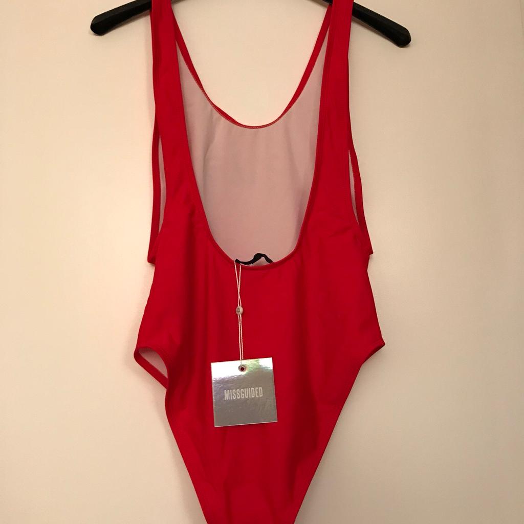 missguided roter Badeanzug bzw. Body in 81543 München für € 12,50 zum Verkauf | Shpock AT