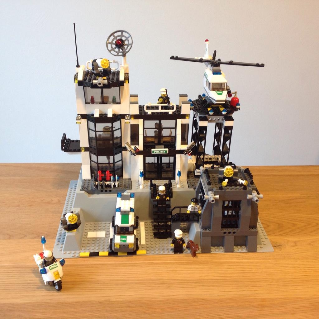 Lego Polizeistation 7237 inkl. Anleitung in 90579 Langenzenn für € 55 ...