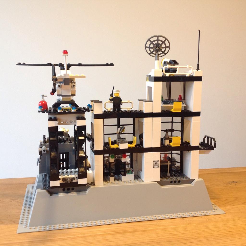 Lego Polizeistation 7237 inkl. Anleitung in 90579 Langenzenn für € 55 ...