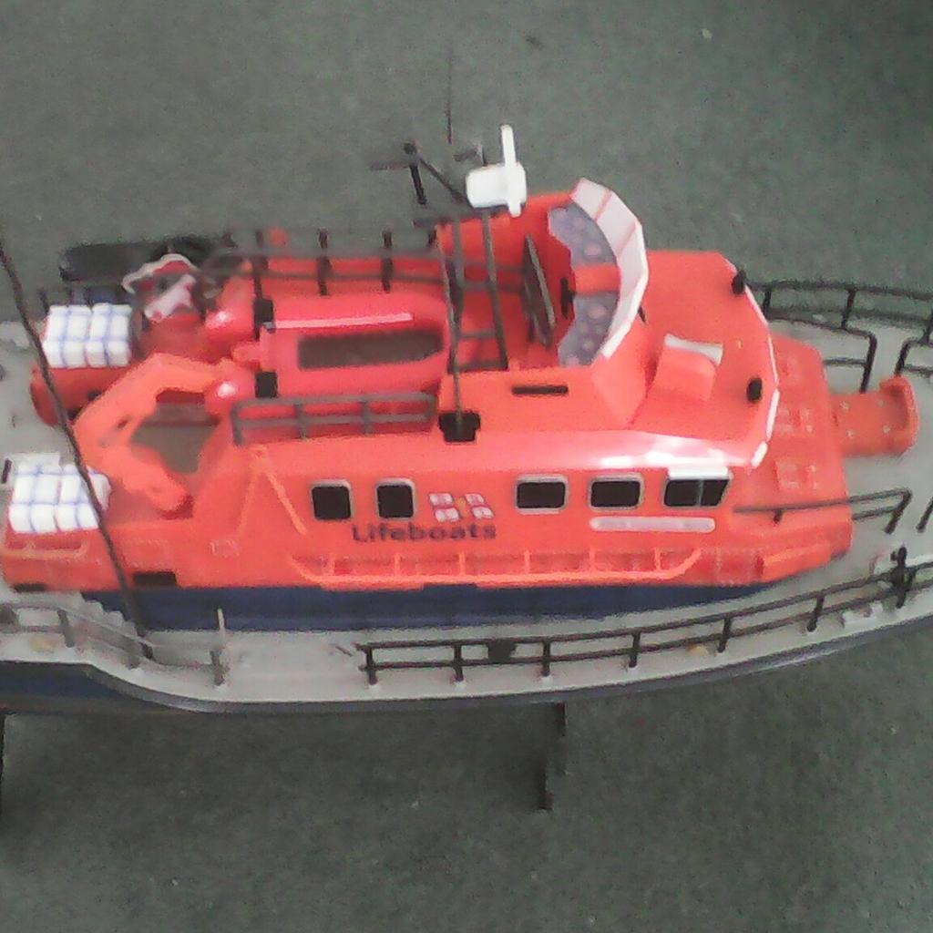 Remmote control boat in RG24 Basingstoke für 15,00 £ zum Verkauf ...