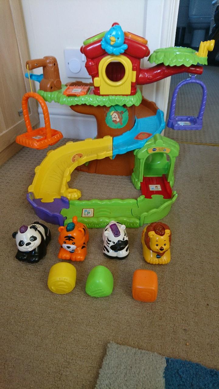 Vtech toot toot tree house with animals in TS9 Stokesley für £ 10,00 ...