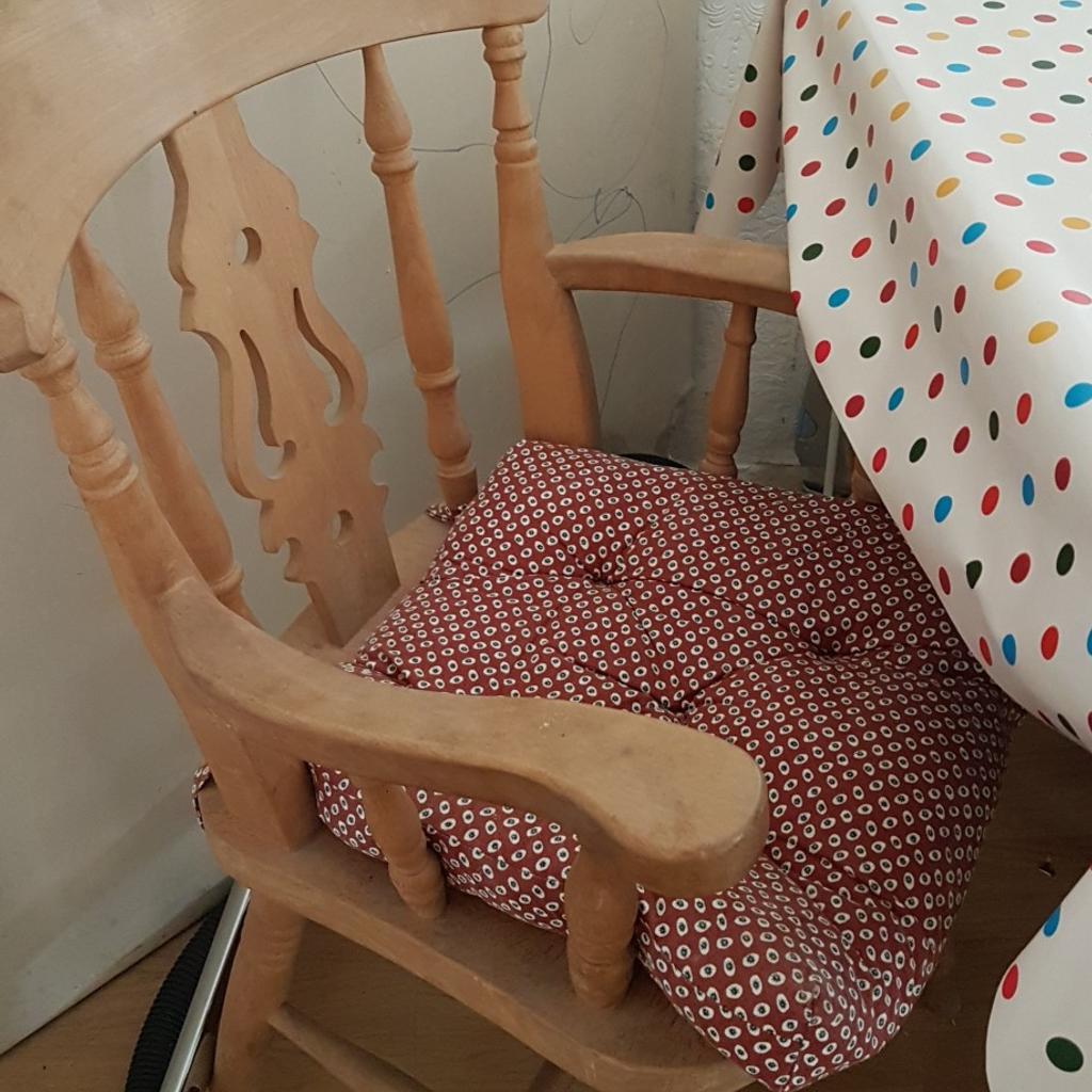 Soild wood farmhouse dining table and chairs in DA8 Erith für £ 100,00 ...