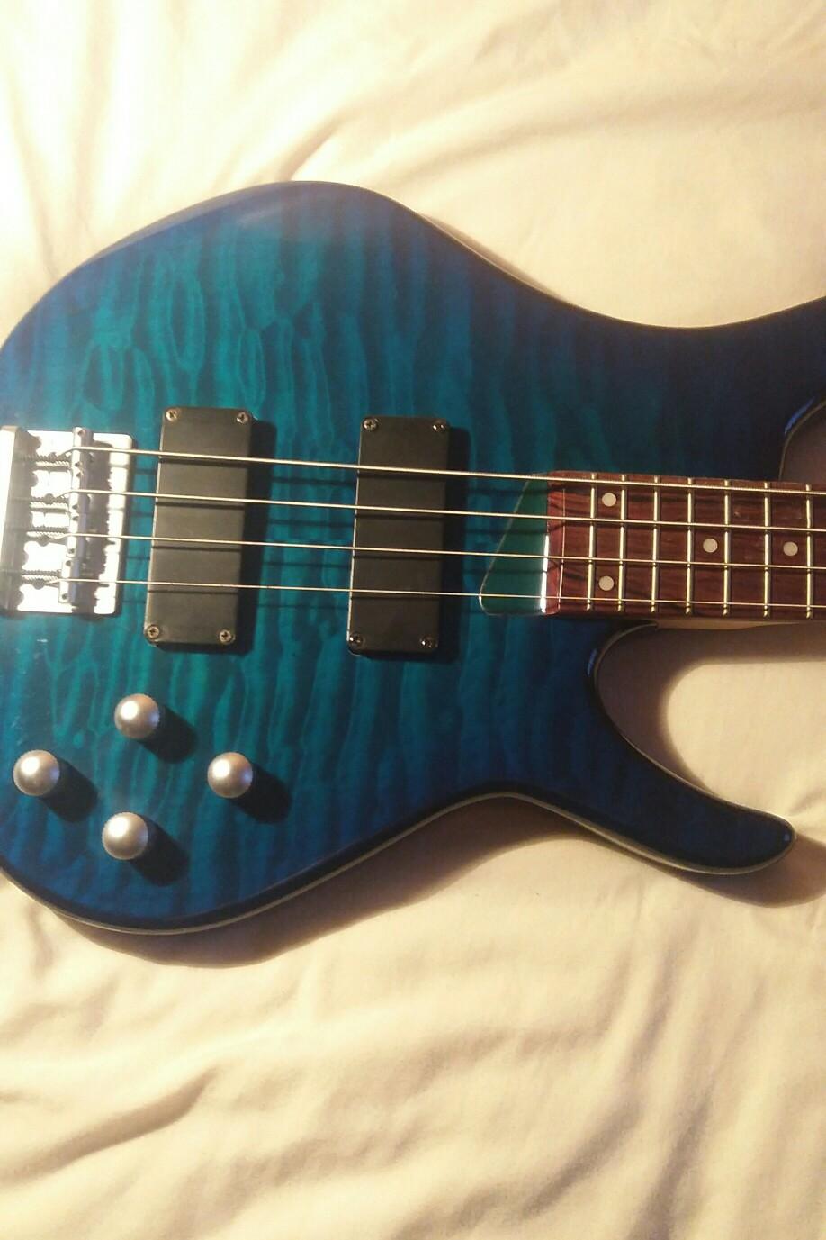 Peavey international bass guitar in OL11 Rochdale für 170,00 £ zum ...