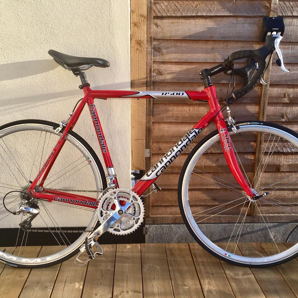 Cannondale R500 racing red road bike in CO4 Colchester für 250,00 £ zum Verkauf | Shpock DE