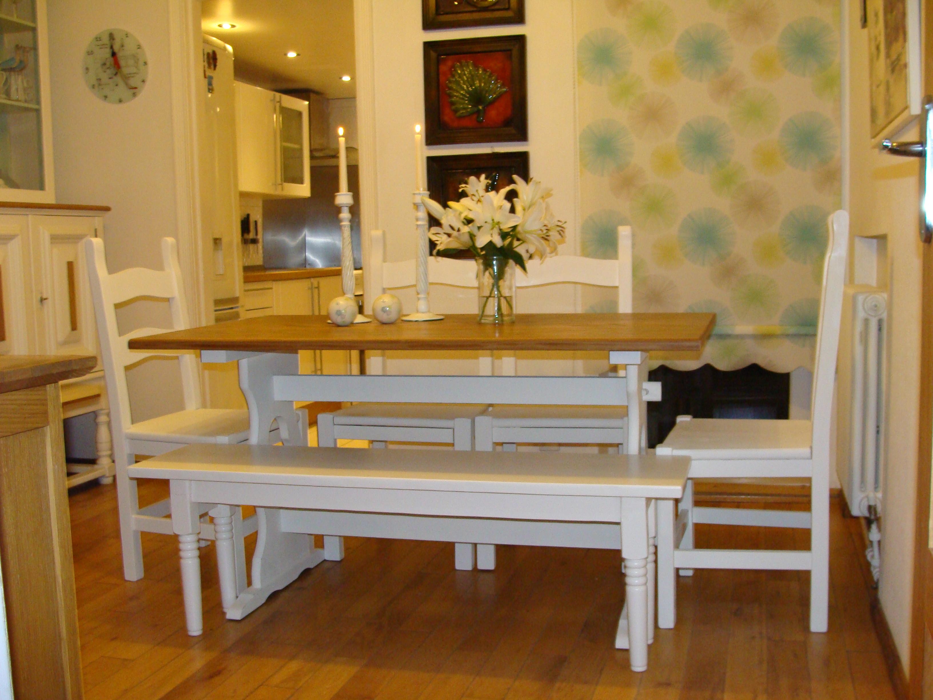 DINING TABLE , 4 CHAIRS AND BENCH in ME7 Gillingham für 250,00 £ zum ...