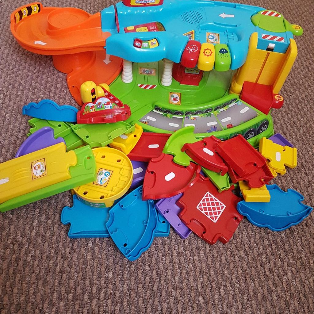 Vtech toot toot garage in NG18 Mansfield für 10,00 £ zum Verkauf ...