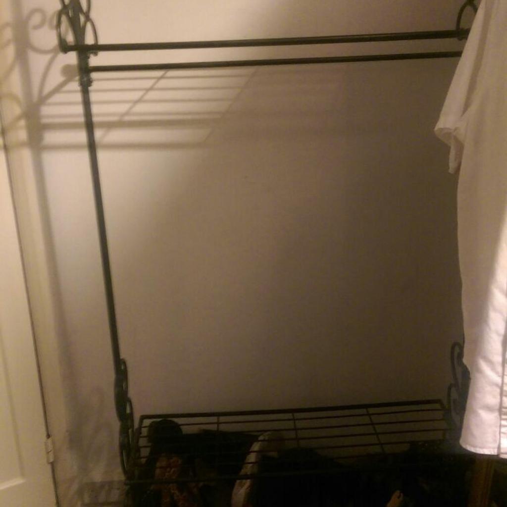 Cast Iron vintage Clothes and shoe rail in SE9 London für 10,00 £ zum ...