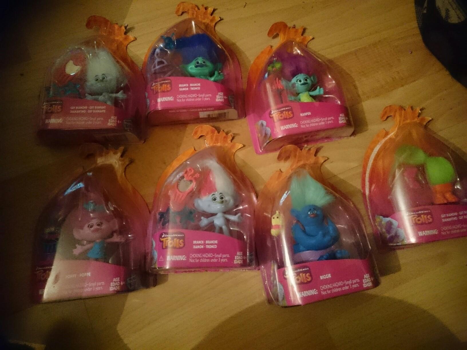 Trolls brand new character figures in DY1 Dudley für 20,00 £ zum ...